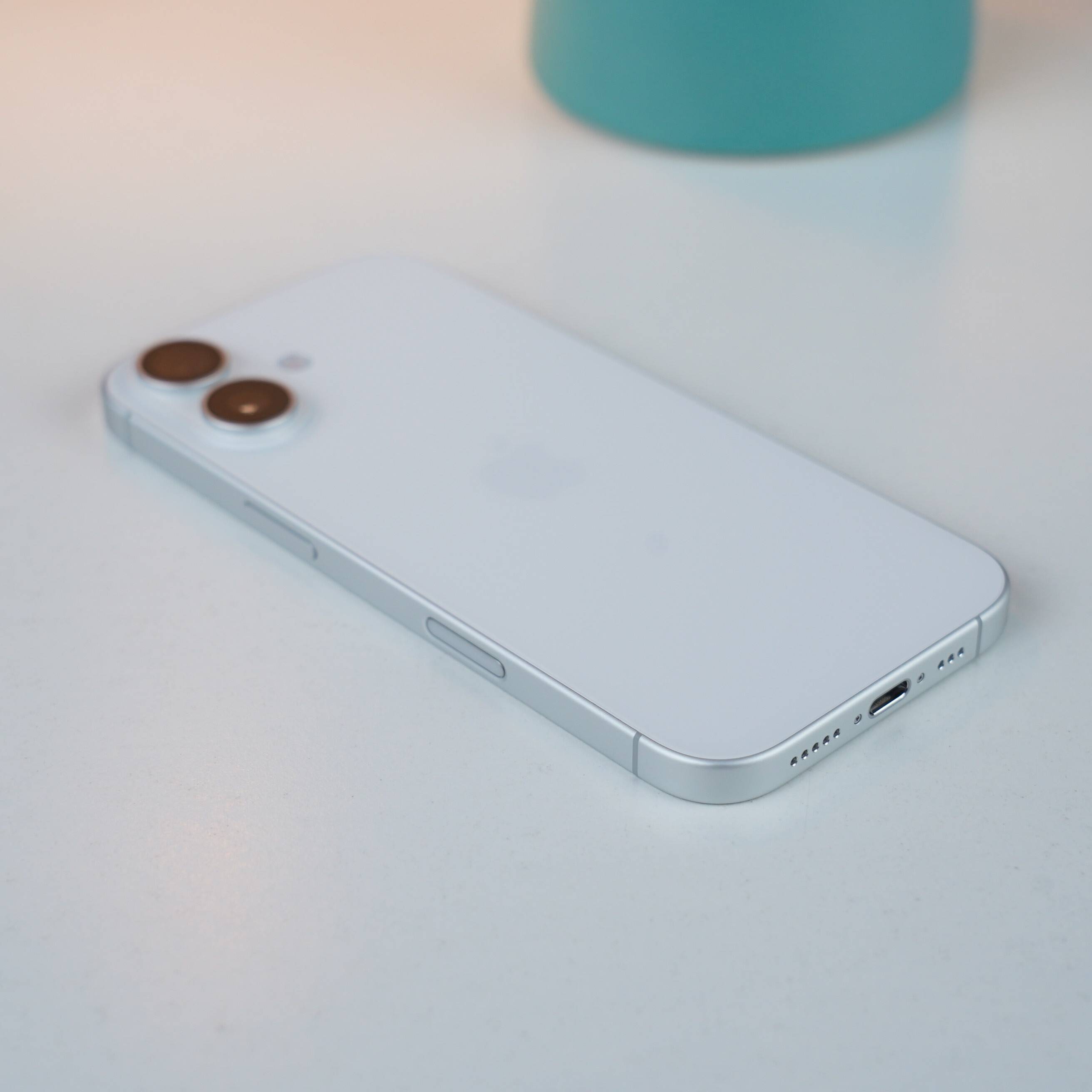 iPhone 17 price drops below Rs 70,000 on Flipkart via card discounts ...