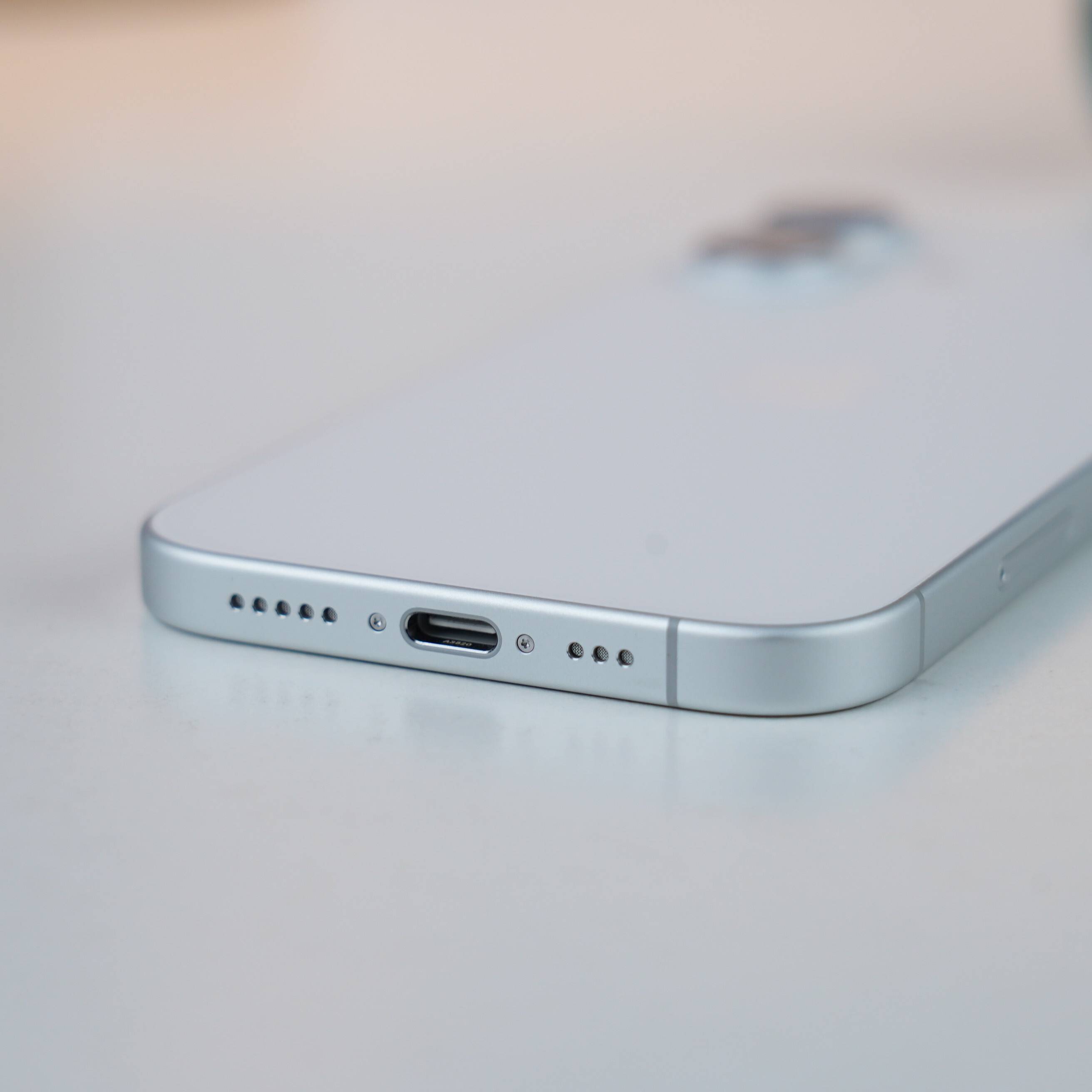 iPhone 17 price drops below Rs 70,000 on Flipkart via card discounts ...